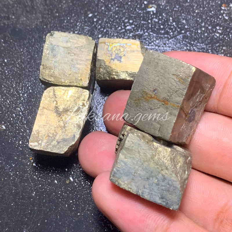 Jual Bahan batu pyrite unik / bahan bongkahan batu pyrite super ...