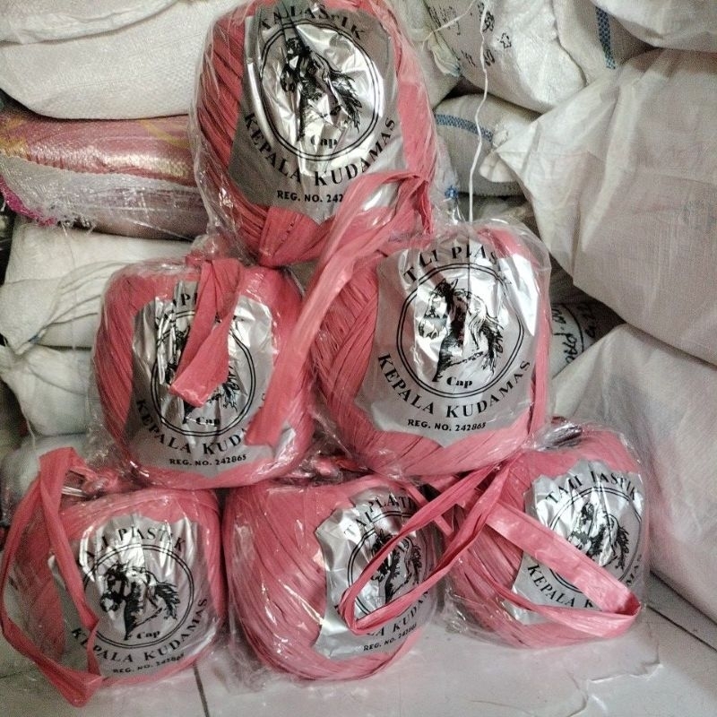 Jual Tali Rafia MERAH / PUTIH Tali Plastik " KKM " Rafia | Shopee Indonesia