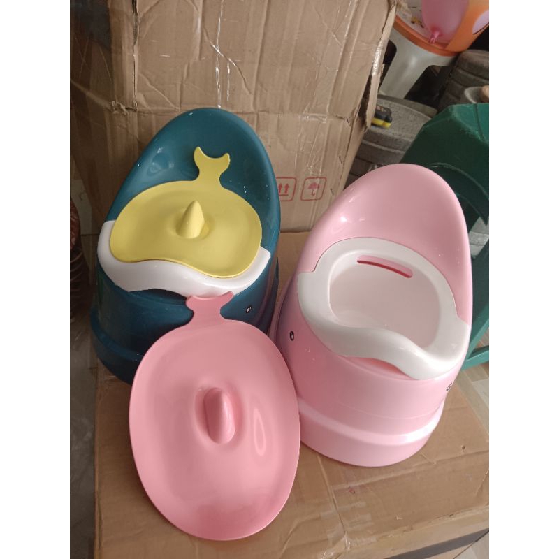 Jual Baby potty training toilet / pispot anak model ikan shark / potty ...