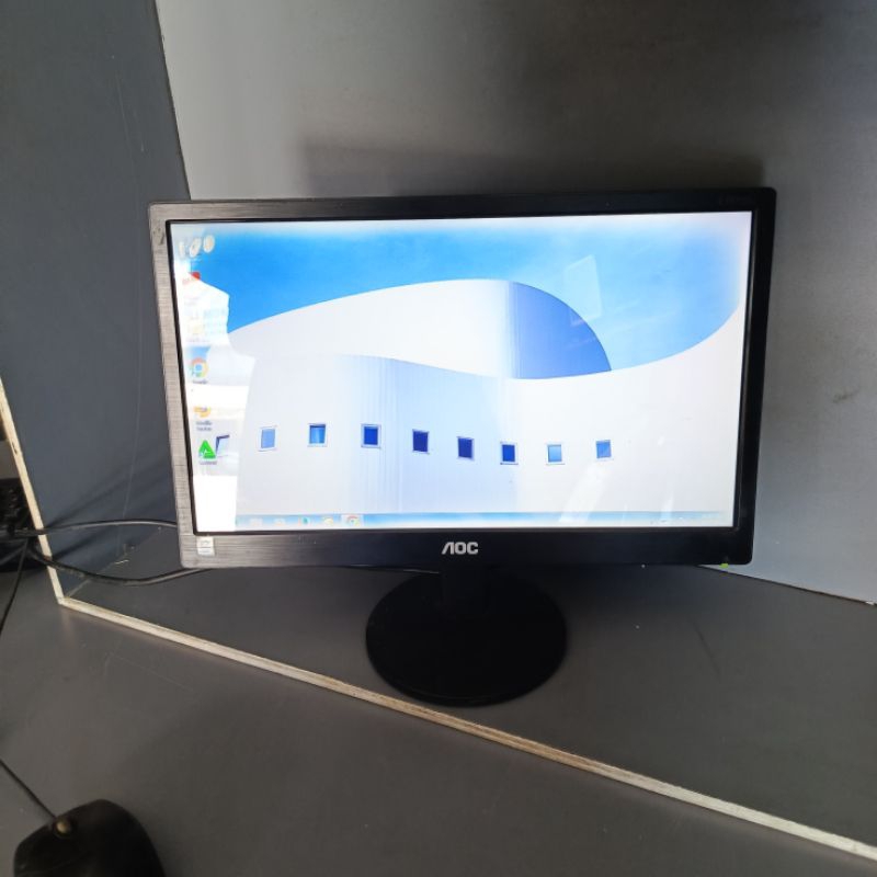 Jual Monitor LED Merk Aoc Ukuran Layar 16 Inch Kondisi Normal | Shopee ...