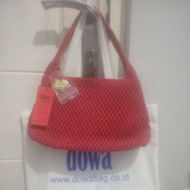 Jual Tas DOWA crochet (baru) warna merah | Shopee Indonesia