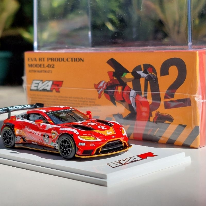 Jual POP RACE ASTON MARTIN GT3 VANTAGE EVA'R WITH FIGURE | Shopee Indonesia