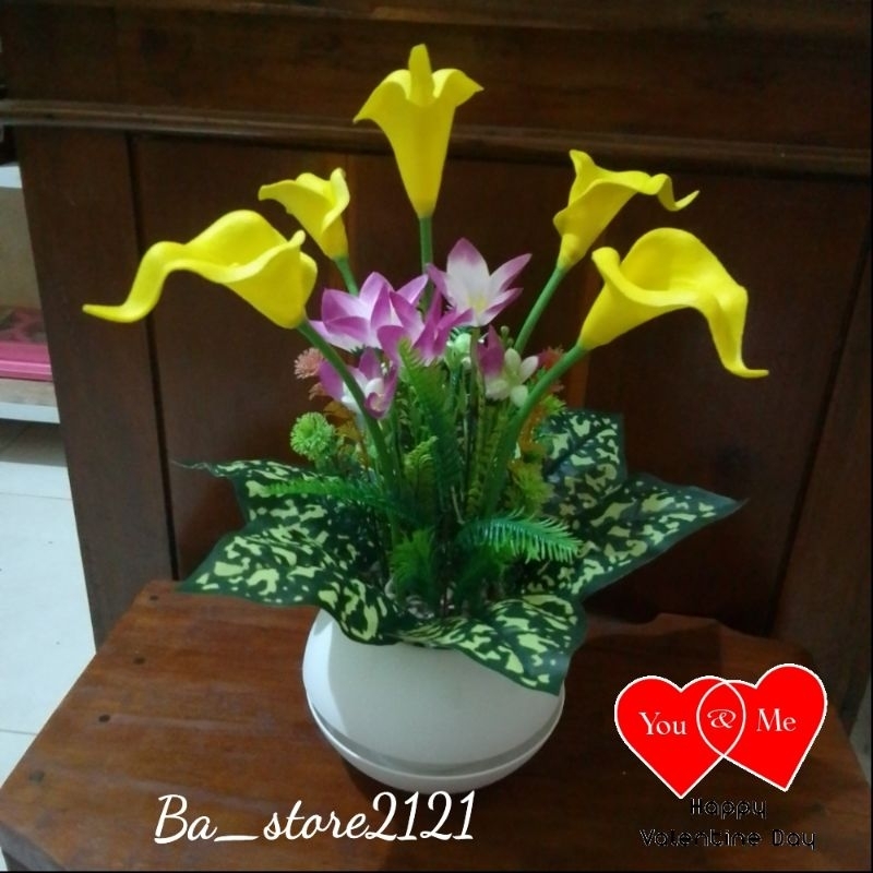 Jual SET BUNGA PLASTIK LILY LATEX 5 TANGKAI DENGAN POT BULAT VIENNA ...