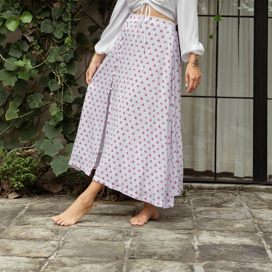 Jual EESOME Maddie Skirt Off White Pattern / Rok Belah Samping Panjang ...