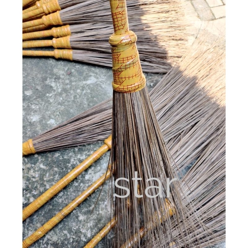 Jual sapu lidi gagang panjang /sapu lidi kelapa GAGANG DI LILIT kuat ...