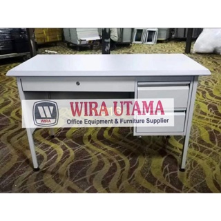 Jual Meja Kantor Besi / Meja Kantor 1/2 Biro Besi / Meja Kerja 1/2 Biro ...