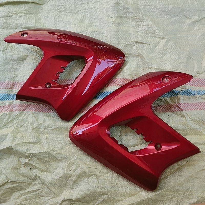 Jual Shroud kupingan tangki Tiger revo awal warna merah original ...