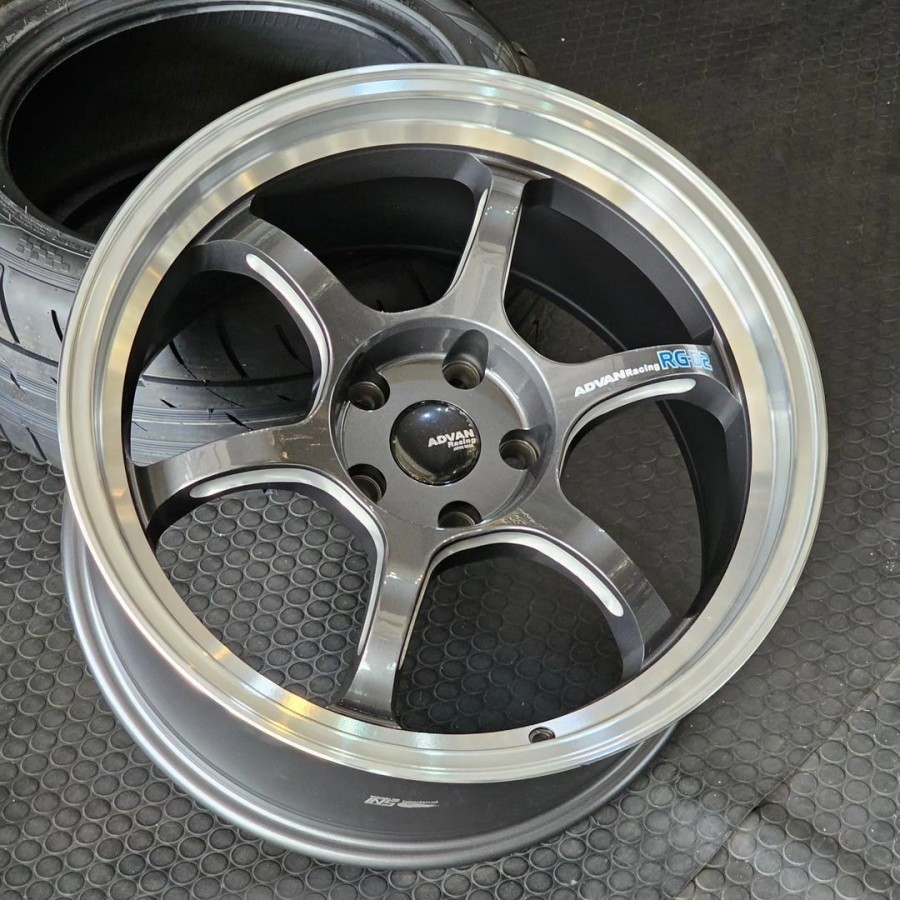 Jual velg racing ring 18 reborn venturer zenix R18 ADVAN RG D2 FLOW FORMING | Shopee Indonesia