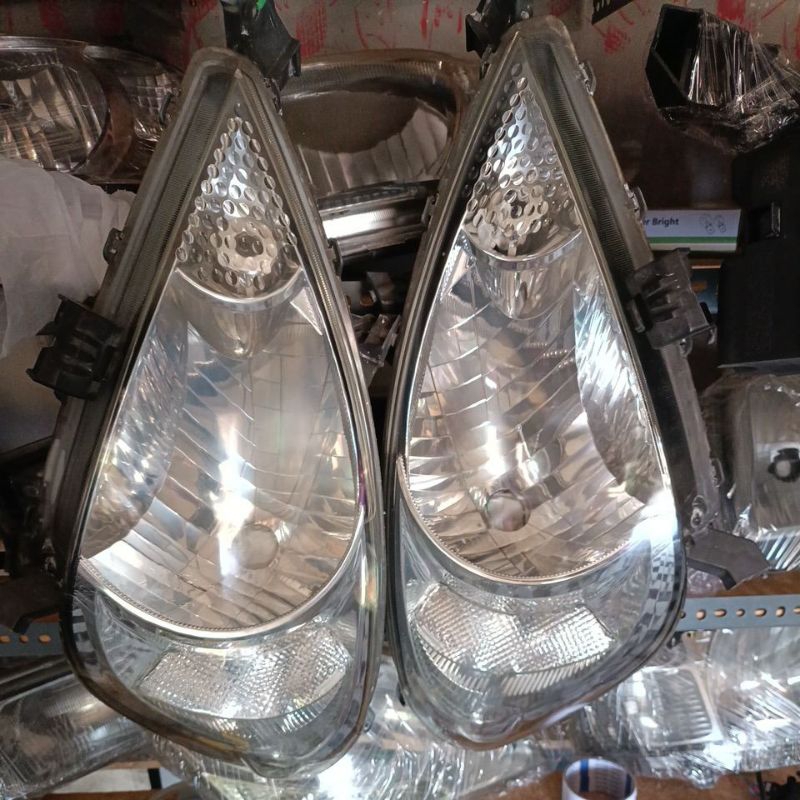 Jual Lampu depan Headlamp Innova 2005-2011 original second L | Shopee ...