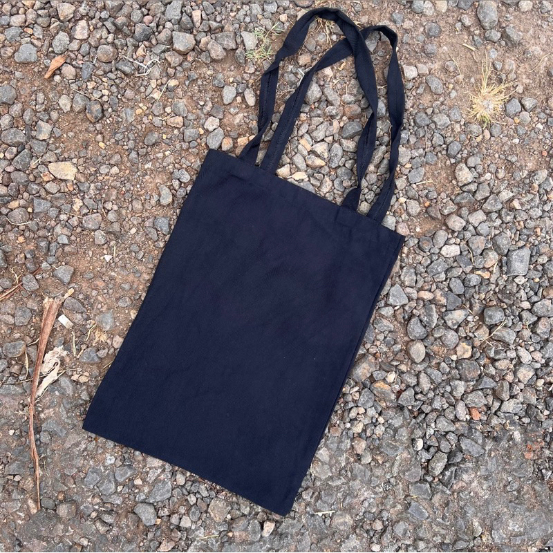 Jual TOTE BAG POLOS KANVAS HITAM 30x40 HALUS TEBAL | Shopee Indonesia
