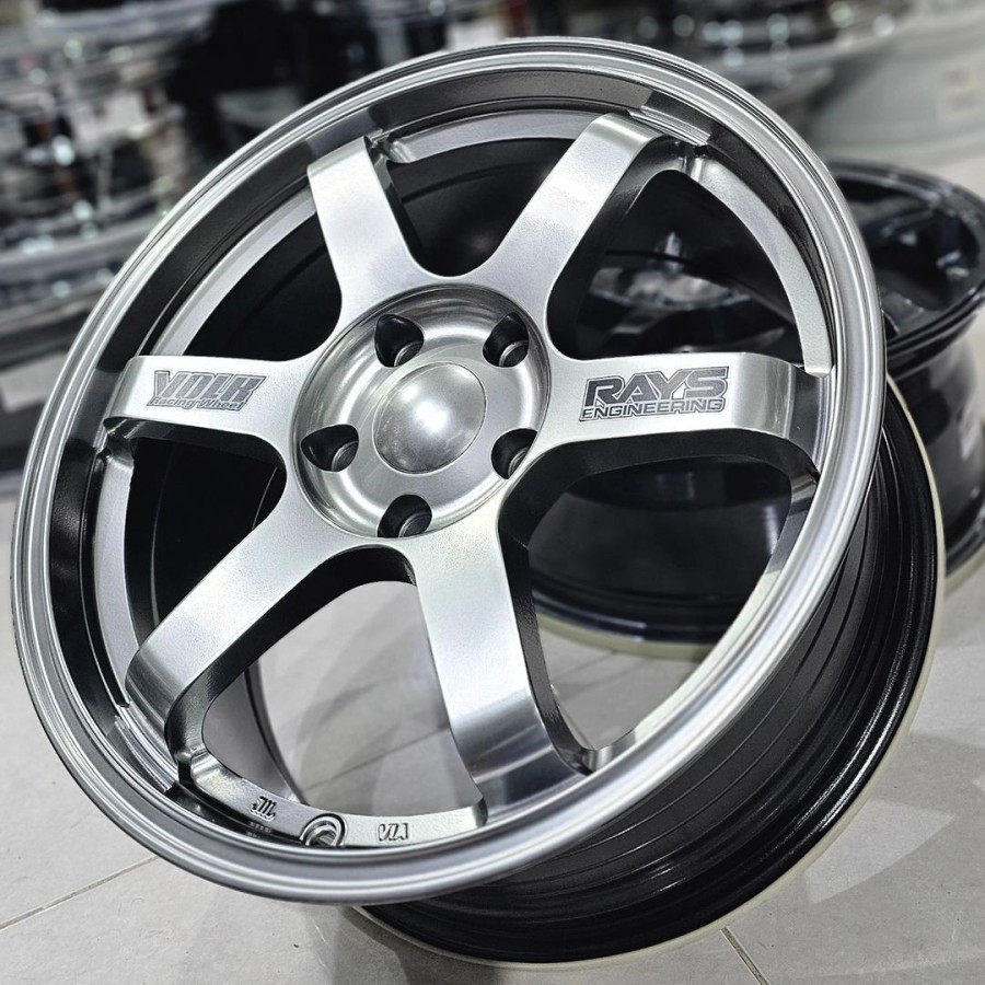 Jual velg mobil R17 TE37 LEBAR 8 ET 38 velg racing ring 17 crv innova camry hrv rush terios ...