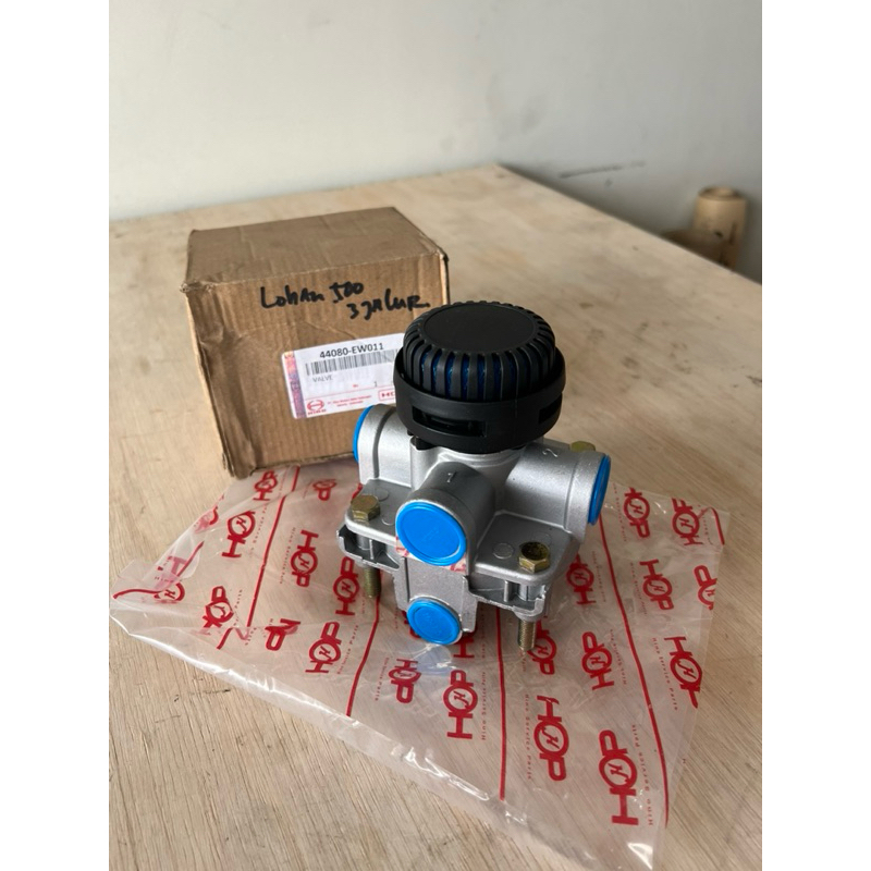 Jual Kura Kura / Relay Valve 3 Jalur Untuk Hino 500 - Hino Genuine ...