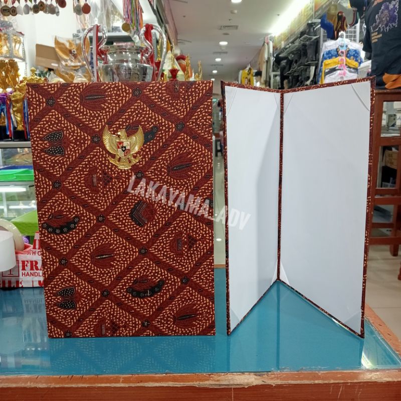 Jual map batik map sambutan plus Garuda coating | Shopee Indonesia