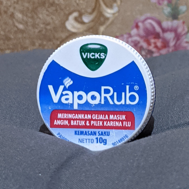 Jual (TERMURAH) Vicks Vaporub Balsem Mengurangi Batuk dan Pilek Ukuran ...