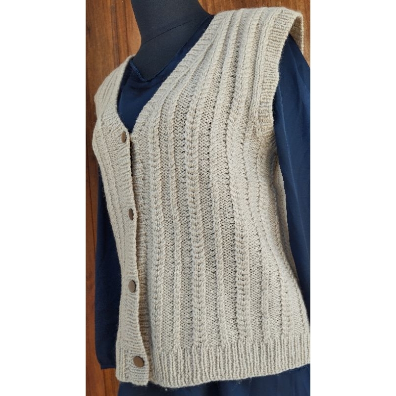 Jual vest rajut kepang coksu ld 100 cm premium thrifting | Shopee Indonesia