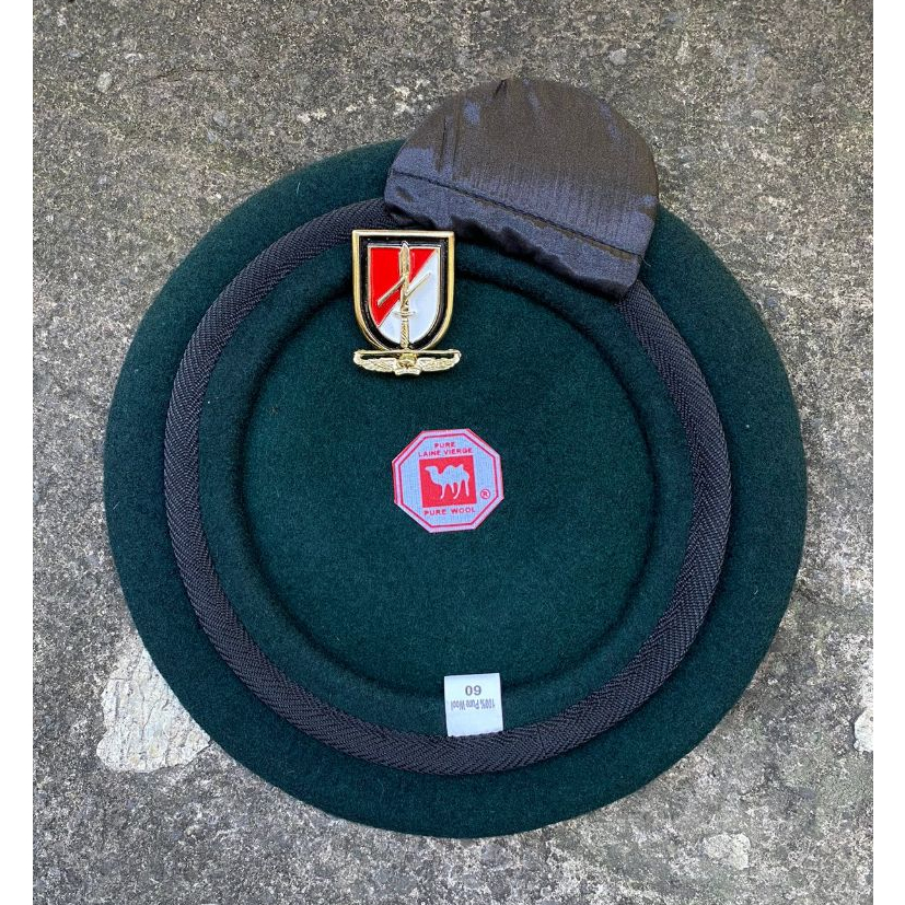 Jual BARET HIJAU RAIDER SATU SET EMBLEM LOGAM TERBARU | Shopee Indonesia