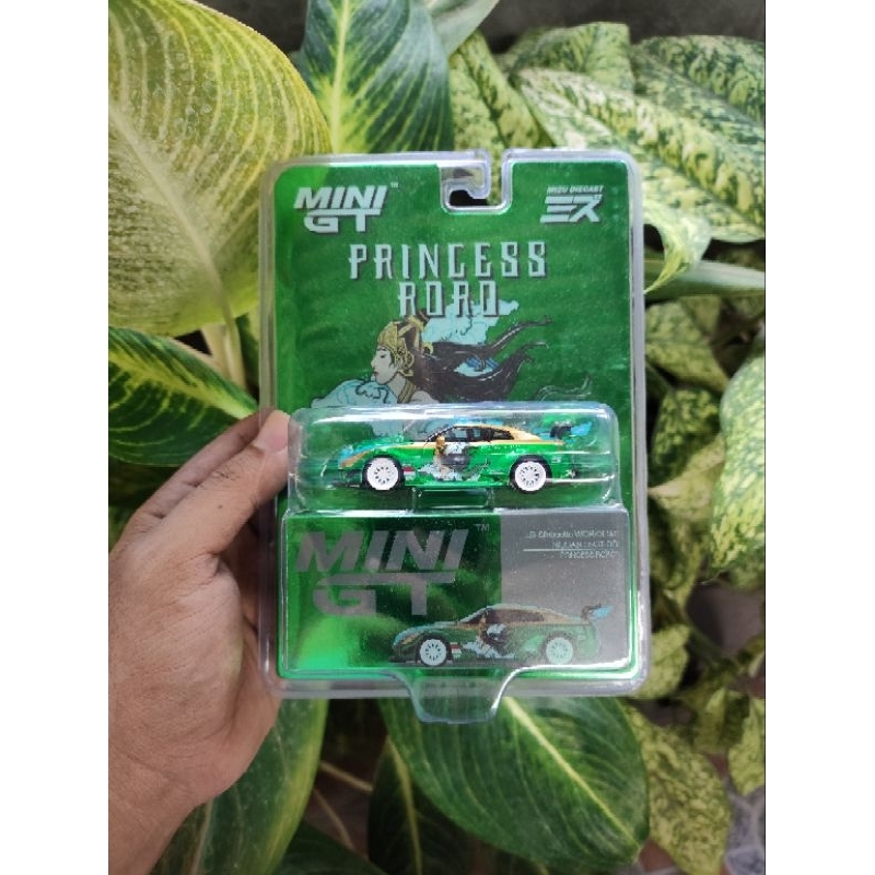 Jual Mini GT princess Roro Nissan R35 | Shopee Indonesia