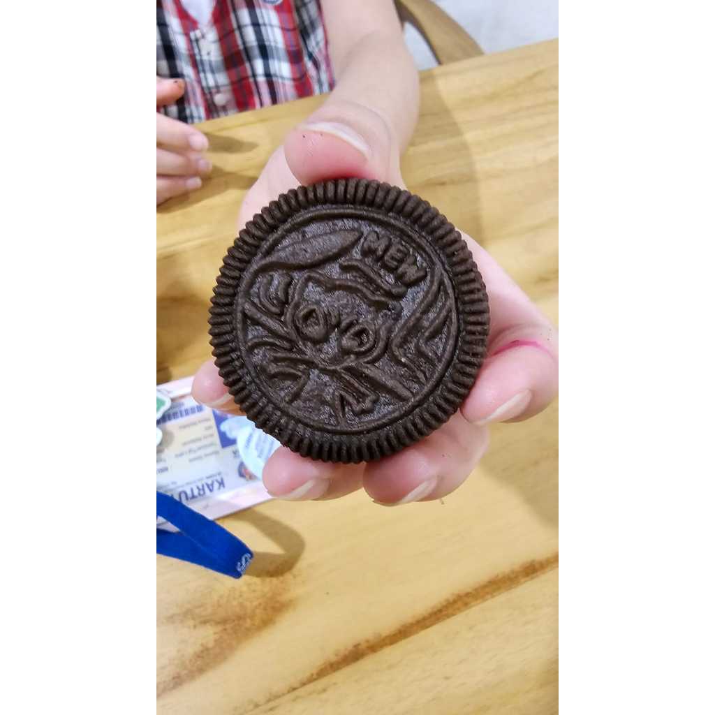 Jual Oreo biscuit Mew pokemon limited edition biskuit | Shopee Indonesia