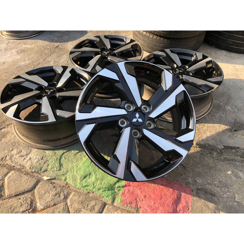 Jual velg original expander ultimate R17 PCD 5/114 kondisi bekas mulus ...