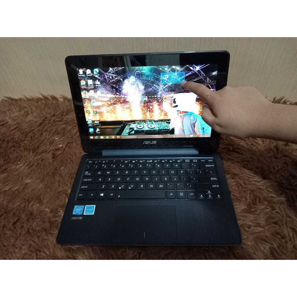 Jual Notebook Asus TP200S TOUCHSCREEN ram2gb 64gb ssd MULUS NO MINUS ...