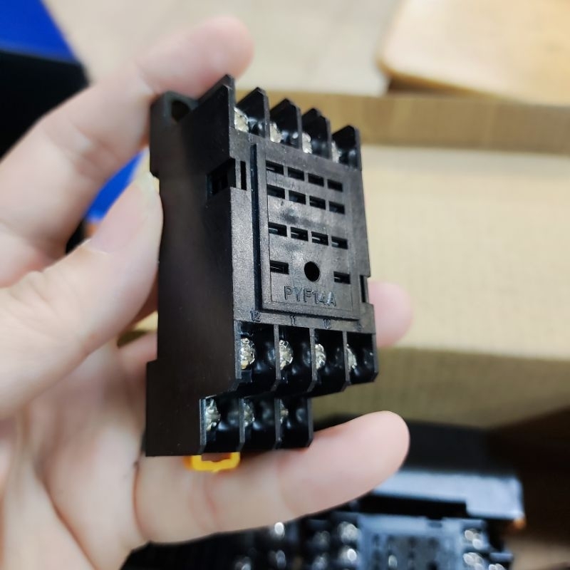 Jual SOCKET RELAY PYF14A 14PIN FOR RELAY MY4,MY4N,LY4,LY4N | Shopee ...