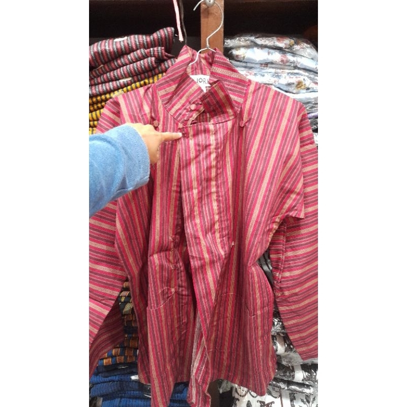 Jual Baju Surjan Lurik Katun Garis Merah Biru Dewasa | Shopee Indonesia