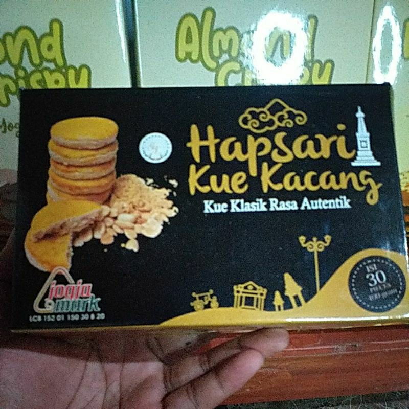 Jual Hapsari Kue Kacang Box 30 pcs | Shopee Indonesia