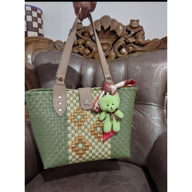Jual Tas Anyam motif batik | Shopee Indonesia
