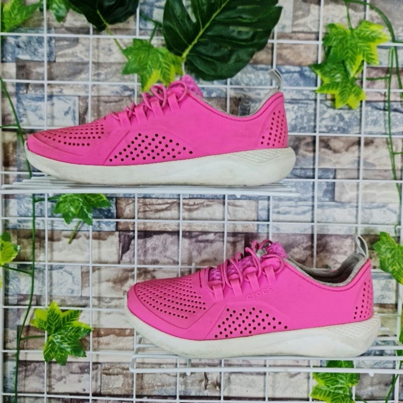 Jual Sepatu CROCS (bahan rubber) | Shopee Indonesia