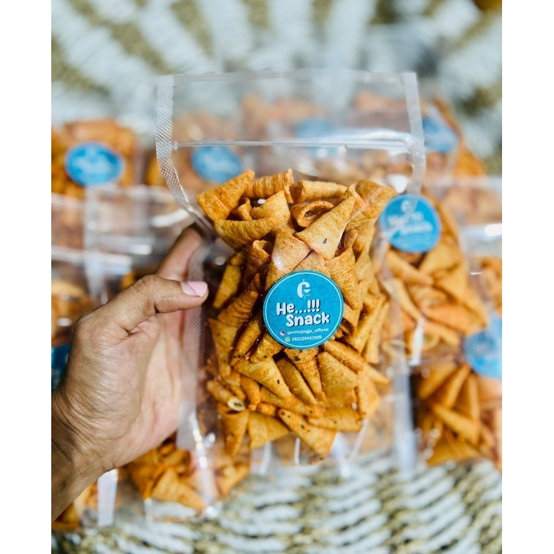 Jual snack gurih renyah cemilan terompet makanan khas bandung | Shopee ...