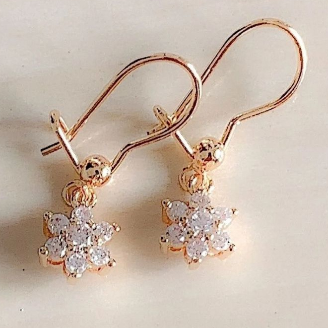 Jual Anting Desi motif bintang permata putih titanium gold anti karat ...