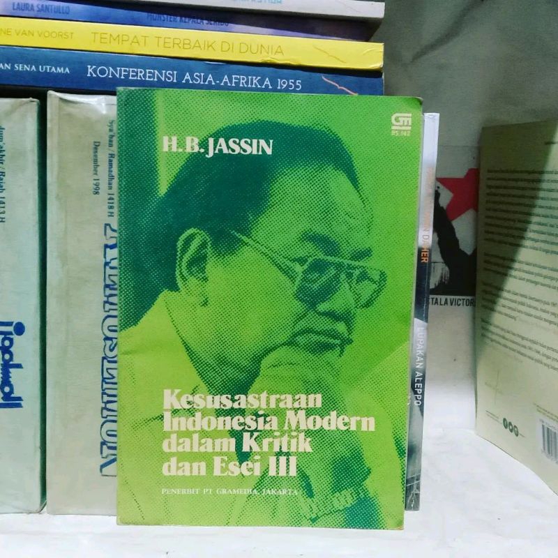 Jual H.B. Jassin Tifa Penyair dan Daerahnya / Bacaan Mulia / Kisah: Sorotan Cerita Pendek ...