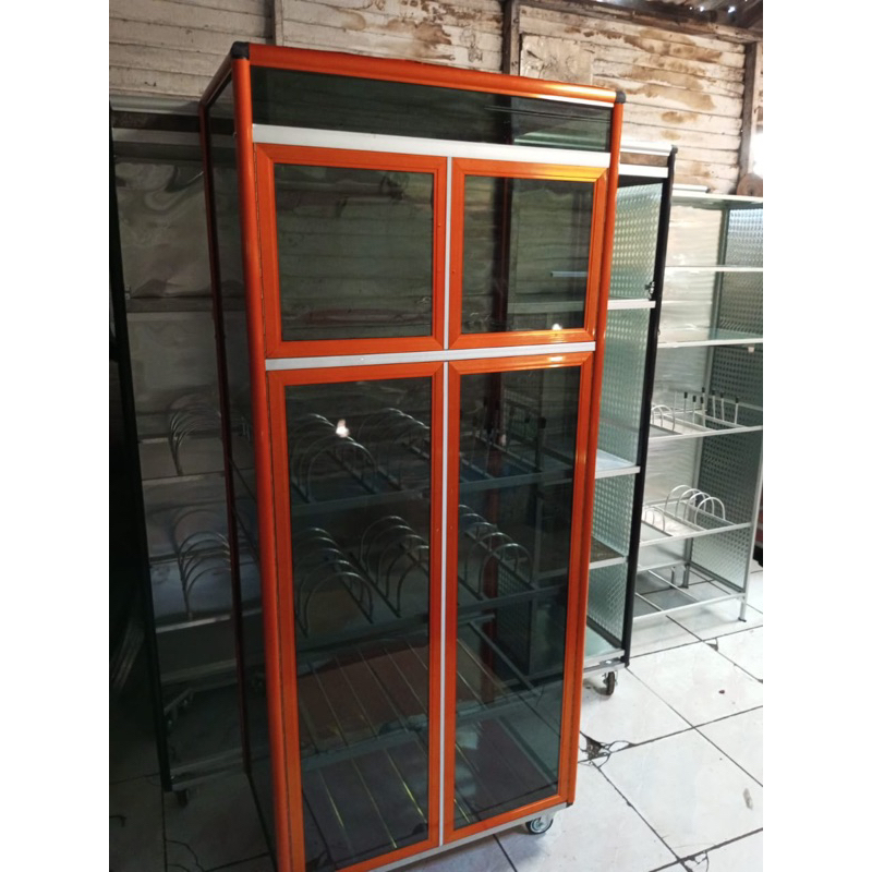 Jual Lemari Kaca Rak Piring 2 Pintu Roda Exclusive | Shopee Indonesia