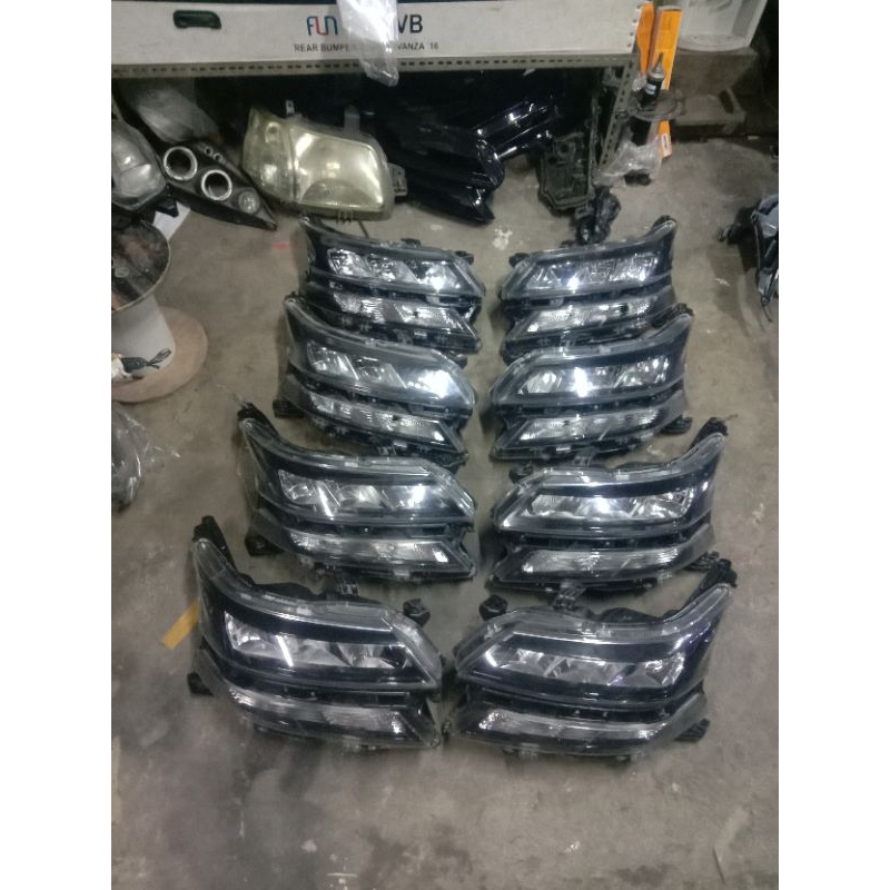 Jual headlamp Avanza/Xenia 2019-2022 original. lampu depan Avanza Veloz 2019/2020/2021/2022 ...