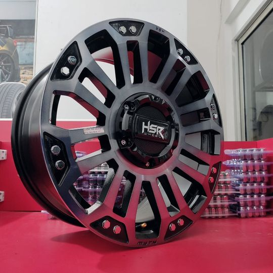 Jual velg pelek racing mobil HSR MYTH05 R18 LAGI SALE buat innova altis ...