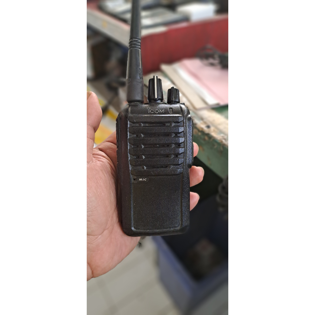 Jual Ht Icom Ic F4003 Uhf Made in Japan Batangan Anti air dan Dustproof ...