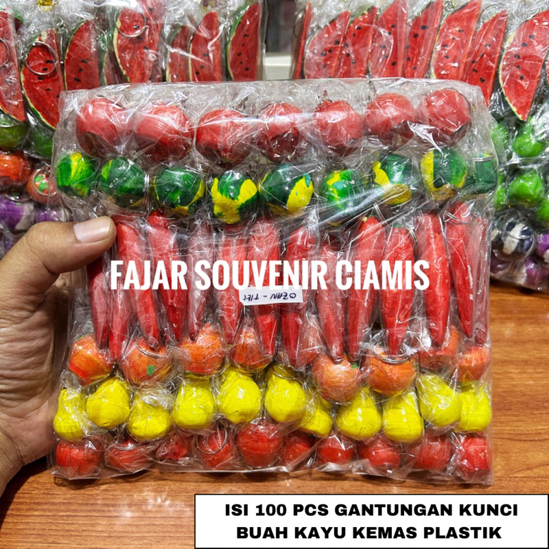 Jual 1 PACK 100 PCS souvenir pernikahan gantungan kunci buah kayu kemas plastik sovenir ...