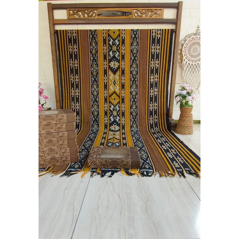 Jual kain tenun coklat putih motif manado | Shopee Indonesia