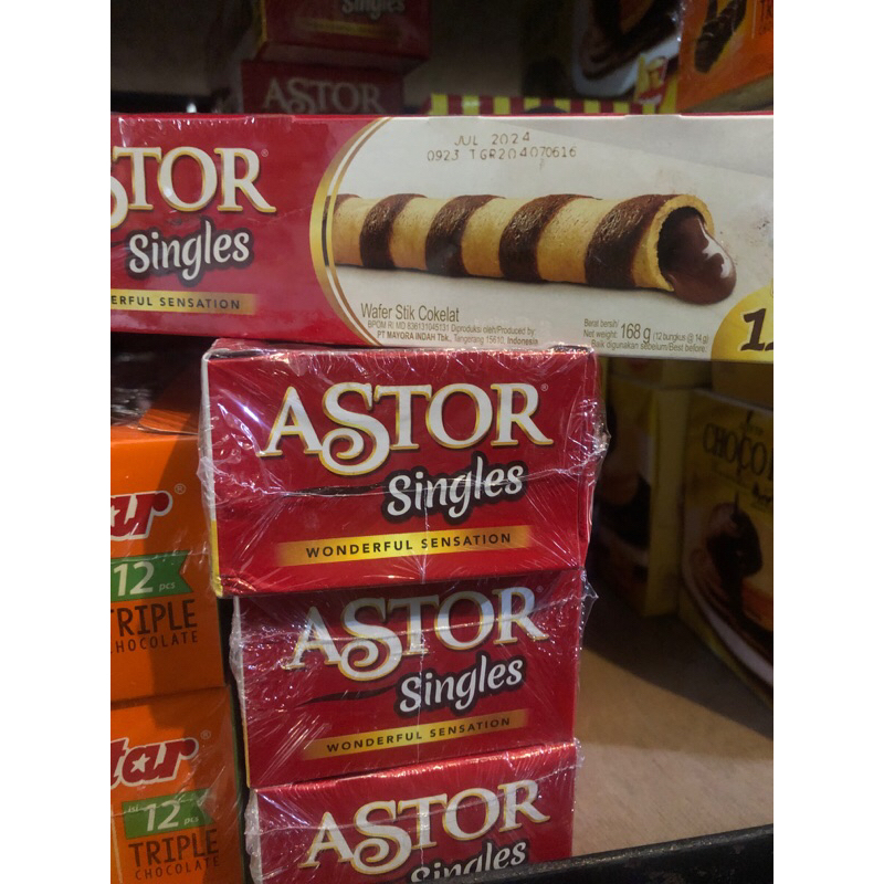 Jual ASTOR SINGLES 1 Pak Isi 12 Wafer Stik Cokelat | Shopee Indonesia