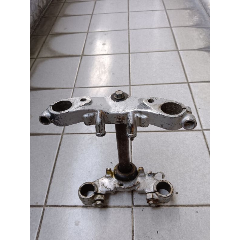 Jual T segitiga atas bawah suzuki rgr 150 rgr150 original copotan ...
