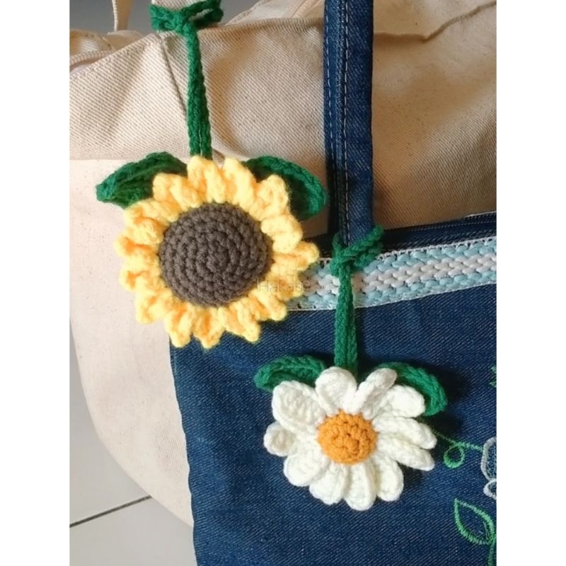 Jual Crochet Daisy & Sunflower Bag Charm || Gantungan Tas Rajut Bunga ...