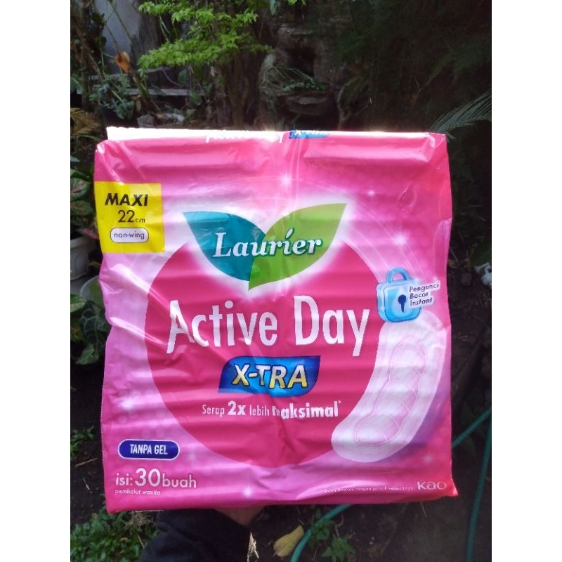 Jual Laurier active day X-TRA | Shopee Indonesia