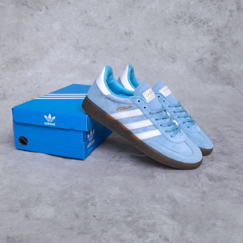 Jual Sepatu Sneakers Pria & Wanita Adidas Handball Spezial ice Blue ...
