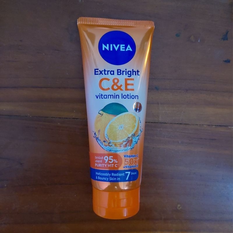 Jual NIVEA Extra Bright C&E Vitamin Body Lotion 180 ml | Shopee Indonesia