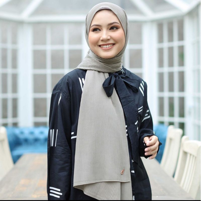 Jual !!!CUCI GUDANG!!! HIJAB DEENAY PLAIN PASHMINA PLEATS | Shopee ...