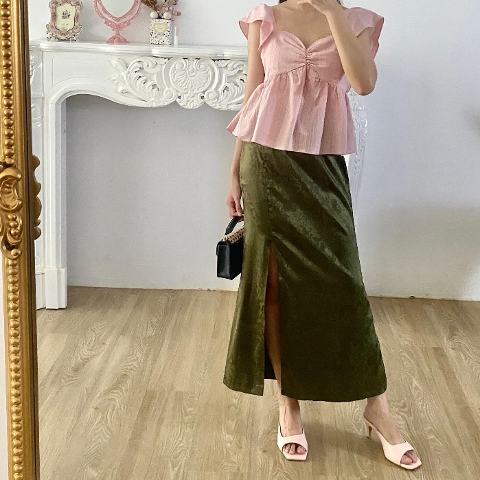 Jual EGNIA - Chiara Silk Skirt GREEN - Rok Satin | Shopee Indonesia