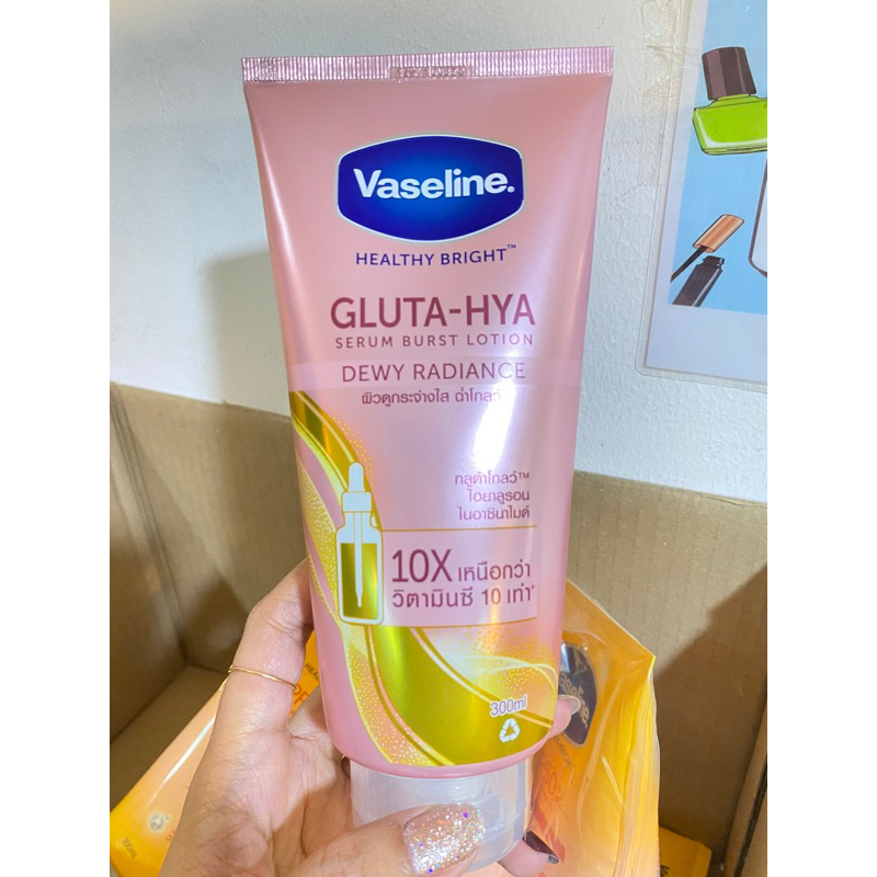 Jual VASELINE DEWY RADIANCE GLUTA-HYA/SERUM/LOTION BADAN 300ml ORIGINAL ...