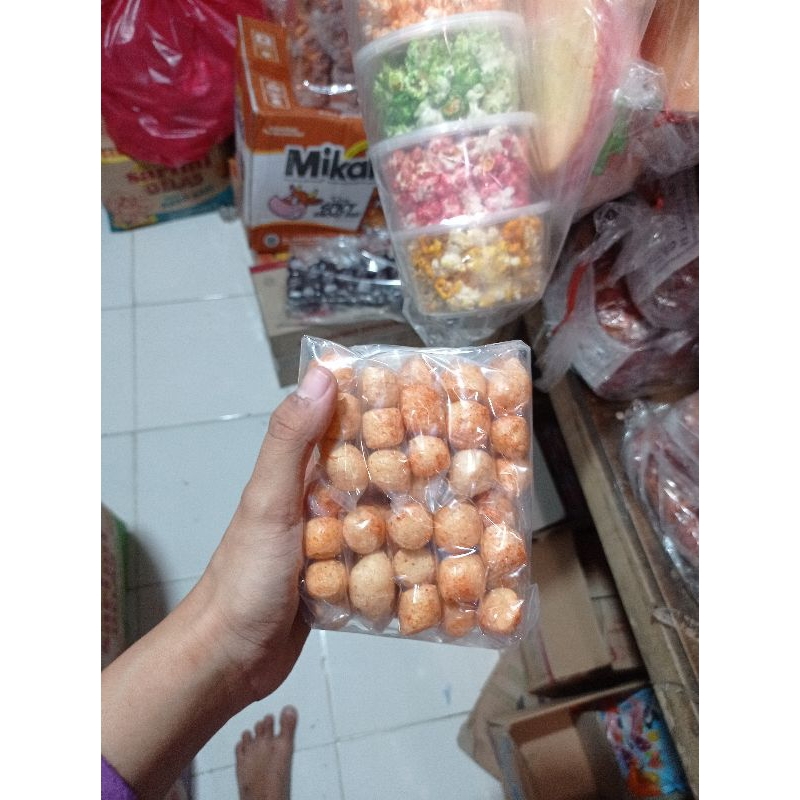Jual Snack Tahu bulat rasa pedas gurih 1 pack isi 10 pcs | Shopee Indonesia