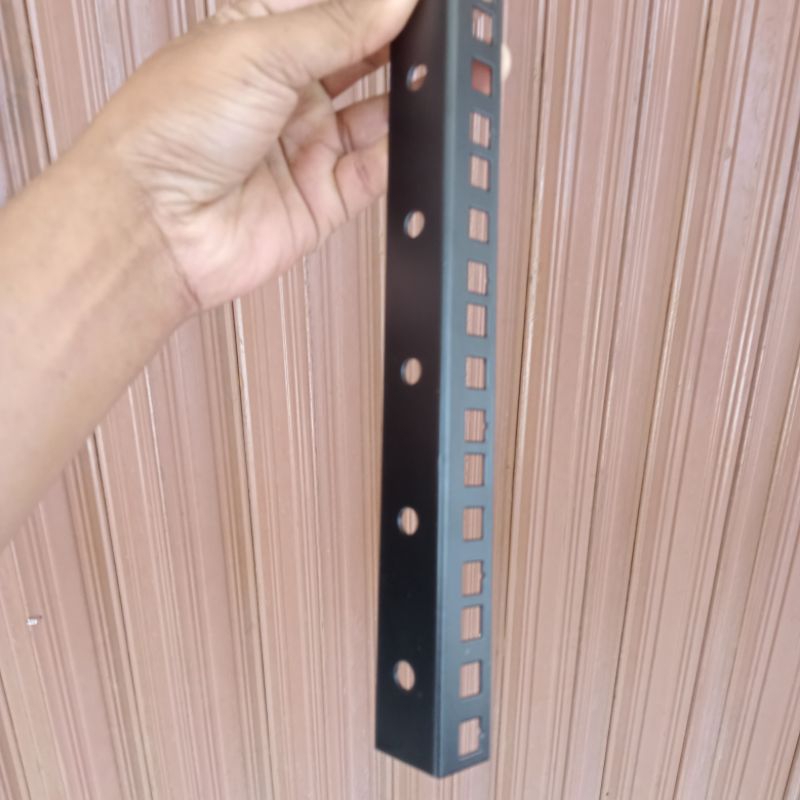 Jual Besi siku Lubang Rak Racklist Rel Hardcase 16u | Shopee Indonesia