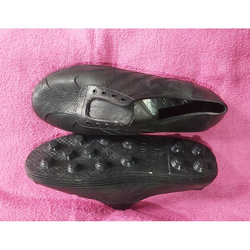 Jual sepatu karet duri hitam merk santai | Shopee Indonesia